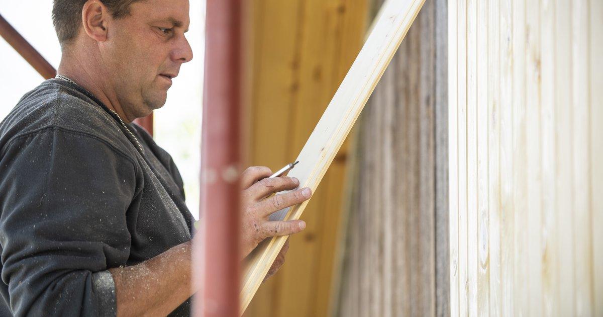 Carpenter Service | Tradespeople | Housekeep